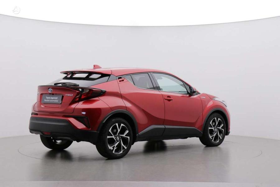 Red Toyota C-HR 2021 in Vilnius, with an engine capacity of 1.80 L and mileage of 75 thousand km for 23900 €, photo 4 on AUTOMOTO.COM.LV