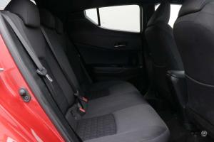 Red Toyota C-HR 2021 in Vilnius, with an engine capacity of 1.80 L and mileage of 75 thousand km for 23900 €, photo 11 on AUTOMOTO.COM.LV