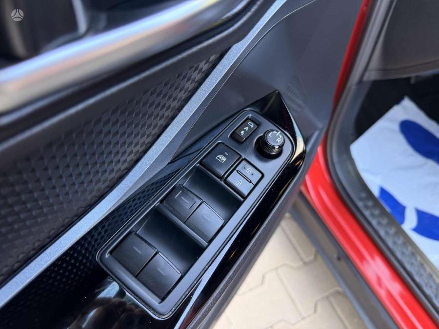 Sarkans Toyota C-HR 2021 Viļņa, ar dzinēja tilpumu 1.80 L un nobraukumu 108 tūkst. km par 22800 €, foto 14 vietnē AUTOMOTO.COM.LV