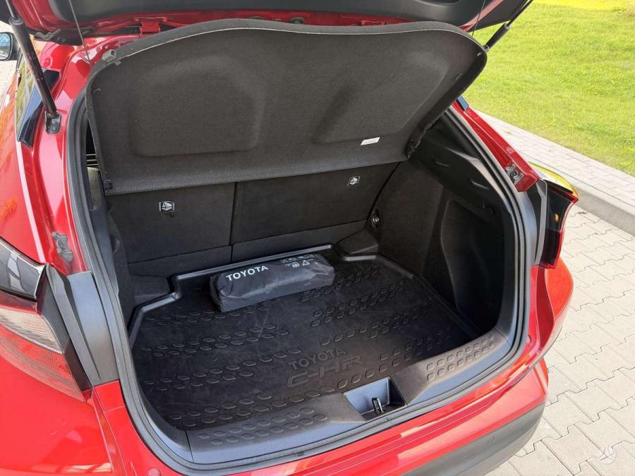 Sarkans Toyota C-HR 2021 Viļņa, ar dzinēja tilpumu 1.80 L un nobraukumu 108 tūkst. km par 22800 €, foto 20 vietnē AUTOMOTO.COM.LV