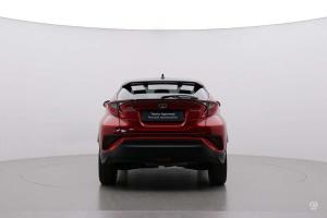 Red Toyota C-HR 2021 in Vilnius, with an engine capacity of 1.80 L and mileage of 130 thousand km for 24900 €, photo 6 on AUTOMOTO.COM.LV