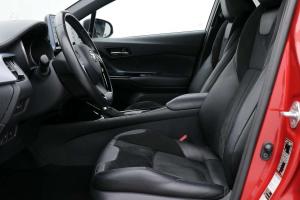 Red Toyota C-HR 2021 in Vilnius, with an engine capacity of 1.80 L and mileage of 130 thousand km for 24900 €, photo 13 on AUTOMOTO.COM.LV