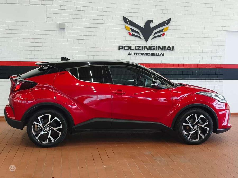 Red Toyota C-HR 2021 in Kaunas, with an engine capacity of 1.98 L and mileage of 134 thousand km for 20900 €, photo 7 on AUTOMOTO.COM.LV