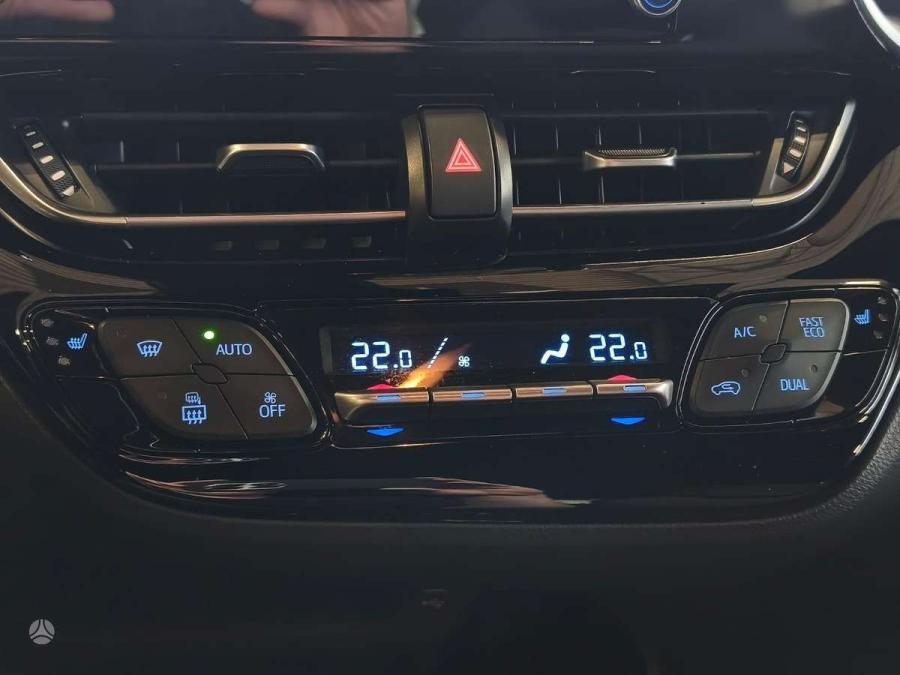 Red Toyota C-HR 2021 in Kaunas, with an engine capacity of 1.98 L and mileage of 134 thousand km for 20900 €, photo 15 on AUTOMOTO.COM.LV