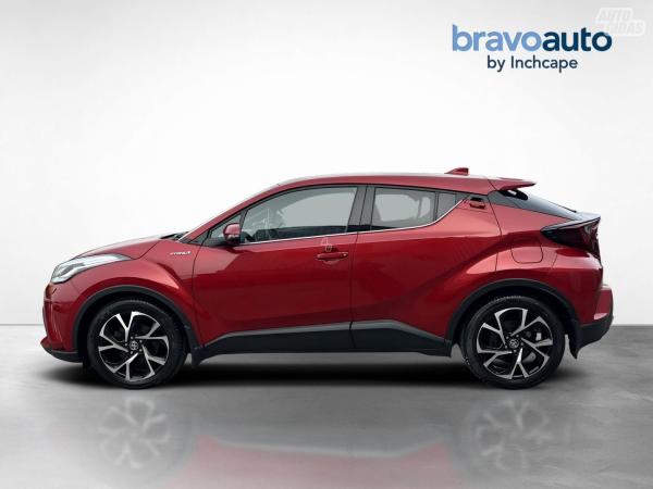 Toyota C-HR 2021 in Kaunas on AUTOMOTO.COM.LV Red Toyota C-HR 2021 in Kaunas, with an engine capacity of 2.00 L and mileage of 108 thousand km for 22771 €, photo 3 on AUTOMOTO.COM.LV