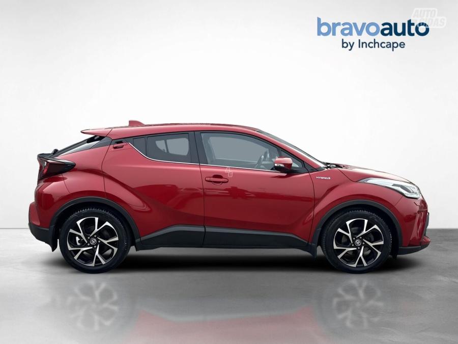 Red Toyota C-HR 2021 in Kaunas, with an engine capacity of 2.00 L and mileage of 108 thousand km for 22771 €, photo 7 on AUTOMOTO.COM.LV