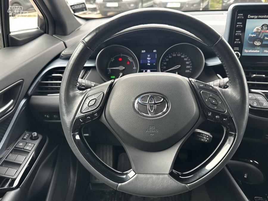 Red Toyota C-HR 2021 in Kaunas, with an engine capacity of 2.00 L and mileage of 108 thousand km for 22771 €, photo 16 on AUTOMOTO.COM.LV