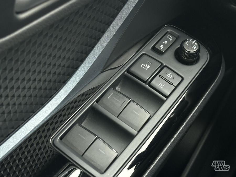 Red Toyota C-HR 2021 in Kaunas, with an engine capacity of 2.00 L and mileage of 108 thousand km for 22771 €, photo 21 on AUTOMOTO.COM.LV
