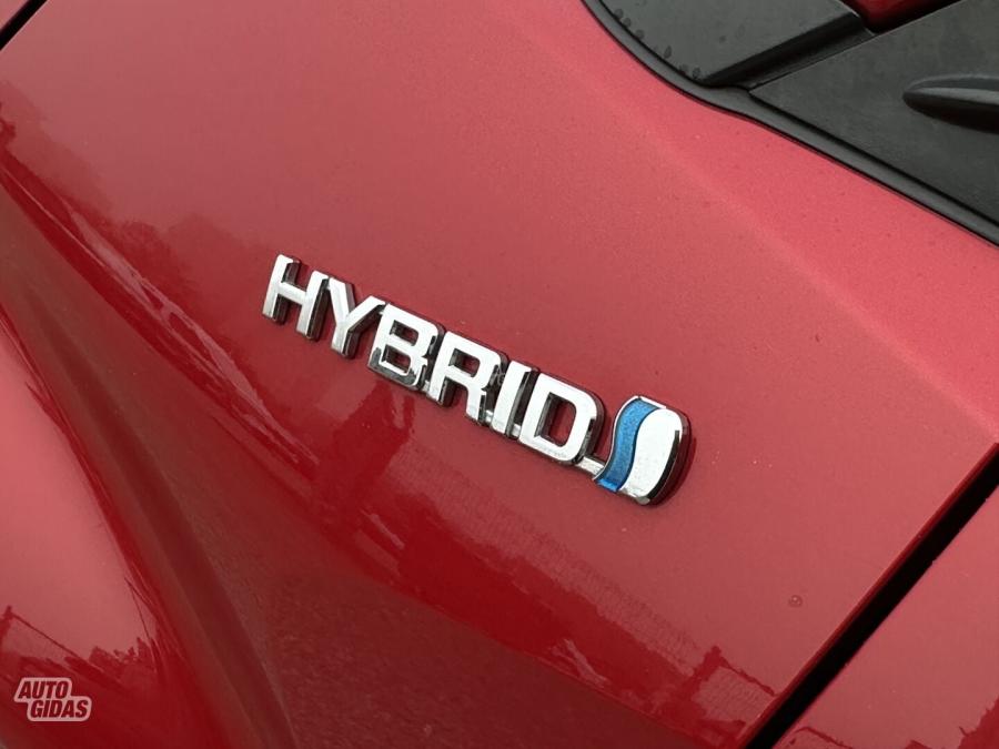 Red Toyota C-HR 2021 in Kaunas, with an engine capacity of 2.00 L and mileage of 108 thousand km for 22771 €, photo 32 on AUTOMOTO.COM.LV
