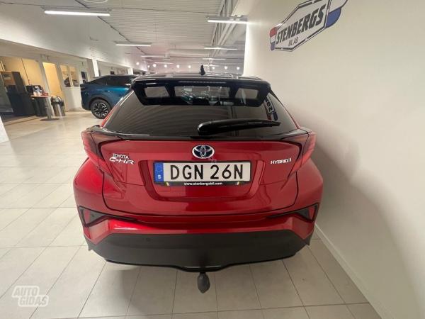 Red Toyota C-HR 2022 in Kaunas, with an engine capacity of 0.00 L and mileage of 49 thousand km for 28258 €, photo 4 on AUTOMOTO.COM.LV