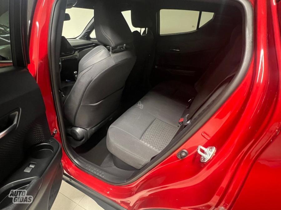 Red Toyota C-HR 2022 in Kaunas, with an engine capacity of 0.00 L and mileage of 49 thousand km for 28258 €, photo 6 on AUTOMOTO.COM.LV