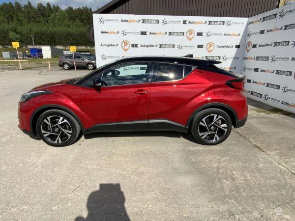Sarkans Toyota C-HR 2022 Viļņa, ar dzinēja tilpumu 1.99 L un nobraukumu 64 tūkst. km par 24250 €, foto 1 vietnē AUTOMOTO.COM.LV