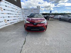 Red Toyota C-HR 2022 in Vilnius, with an engine capacity of 1.99 L and mileage of 64 thousand km for 24250 €, photo 4 on AUTOMOTO.COM.LV