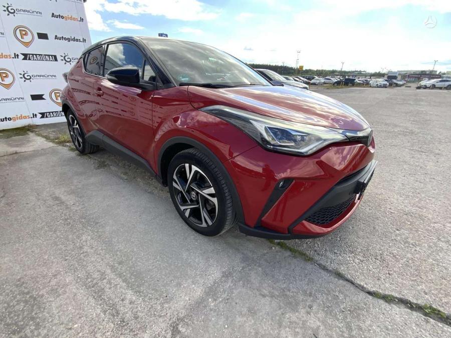 Red Toyota C-HR 2022 in Vilnius, with an engine capacity of 1.99 L and mileage of 64 thousand km for 24250 €, photo 5 on AUTOMOTO.COM.LV