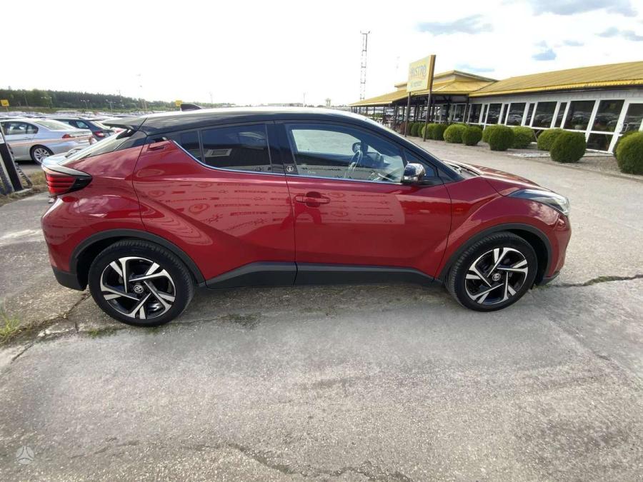 Red Toyota C-HR 2022 in Vilnius, with an engine capacity of 1.99 L and mileage of 64 thousand km for 24250 €, photo 6 on AUTOMOTO.COM.LV