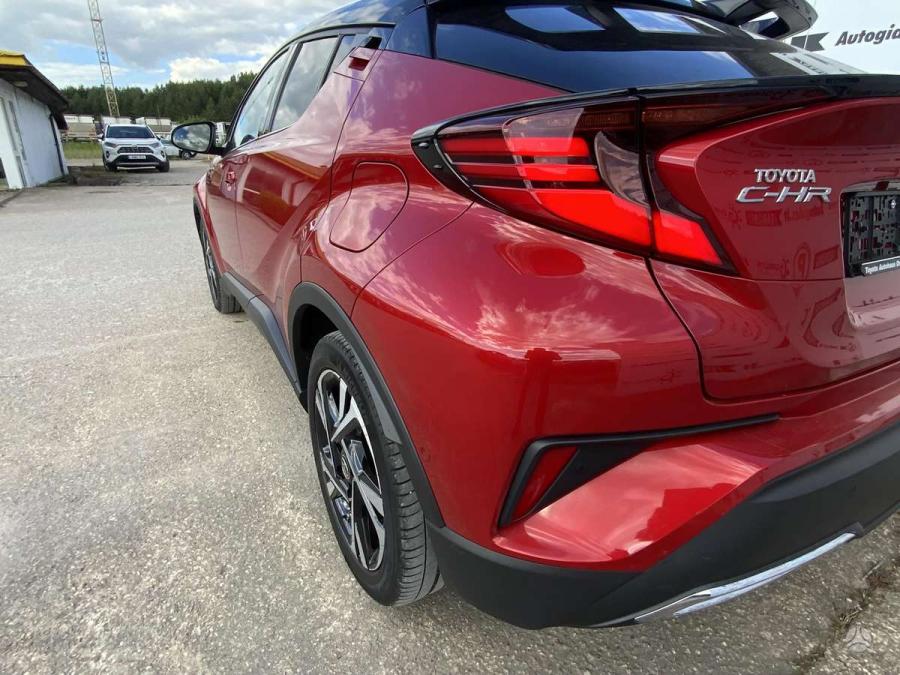 Red Toyota C-HR 2022 in Vilnius, with an engine capacity of 1.99 L and mileage of 64 thousand km for 24250 €, photo 10 on AUTOMOTO.COM.LV