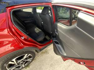 Red Toyota C-HR 2022 in Vilnius, with an engine capacity of 1.99 L and mileage of 64 thousand km for 24250 €, photo 15 on AUTOMOTO.COM.LV