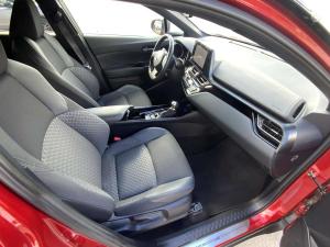 Red Toyota C-HR 2022 in Vilnius, with an engine capacity of 1.99 L and mileage of 64 thousand km for 24250 €, photo 16 on AUTOMOTO.COM.LV