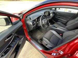 Red Toyota C-HR 2022 in Vilnius, with an engine capacity of 1.99 L and mileage of 64 thousand km for 24250 €, photo 17 on AUTOMOTO.COM.LV