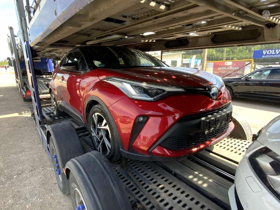 Red Toyota C-HR 2022 in Vilnius, with an engine capacity of 1.99 L and mileage of 64 thousand km for 24250 €, photo 35 on AUTOMOTO.COM.LV