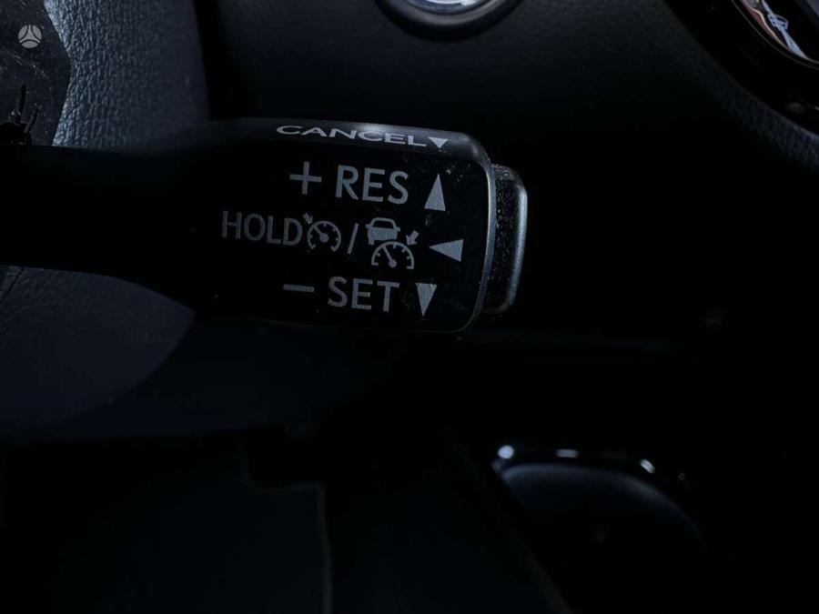 Red Toyota C-HR 2022 in Vilnius, with an engine capacity of 1.80 L and mileage of 61 thousand km for 23250 €, photo 15 on AUTOMOTO.COM.LV