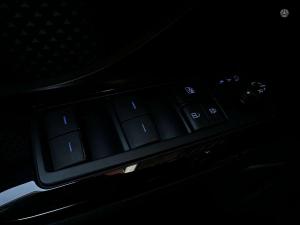 Red Toyota C-HR 2022 in Vilnius, with an engine capacity of 1.80 L and mileage of 61 thousand km for 23250 €, photo 23 on AUTOMOTO.COM.LV