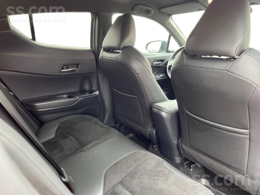 Sarkans Toyota C-HR 2022 Rīga, ar dzinēja tilpumu 1.80 L un nobraukumu 41 tūkst. km par 23990 €, foto 8 vietnē AUTOMOTO.COM.LV