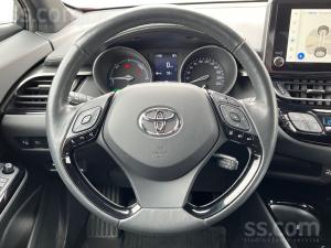Sarkans Toyota C-HR 2022 Rīga, ar dzinēja tilpumu 1.80 L un nobraukumu 41 tūkst. km par 23990 €, foto 13 vietnē AUTOMOTO.COM.LV