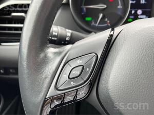 Sarkans Toyota C-HR 2022 Rīga, ar dzinēja tilpumu 1.80 L un nobraukumu 41 tūkst. km par 23990 €, foto 17 vietnē AUTOMOTO.COM.LV