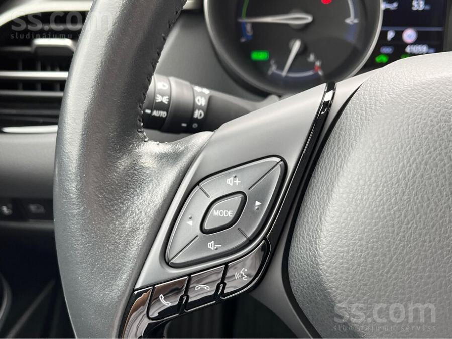 Sarkans Toyota C-HR 2022 Rīga, ar dzinēja tilpumu 1.80 L un nobraukumu 41 tūkst. km par 23990 €, foto 17 vietnē AUTOMOTO.COM.LV