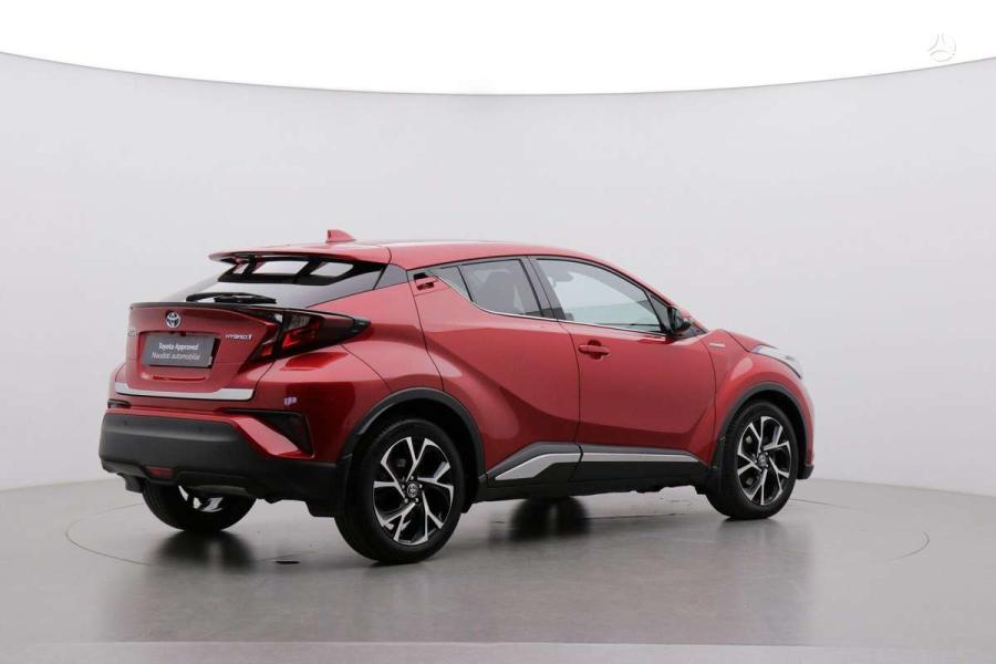 Красный Тойота C-HR 2022 в Вильнюс, объемом двигателя 1.80 л и пробегом 76 тыс. км за 23900 €, фото 4 на AUTOMOTO.COM.LV