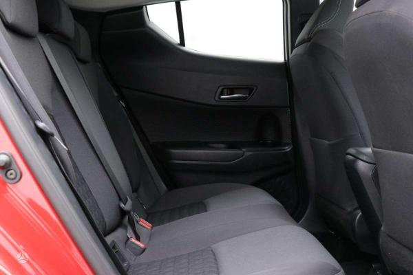 Красный Тойота C-HR 2022 в Вильнюс, объемом двигателя 1.80 л и пробегом 76 тыс. км за 23900 €, фото 11 на AUTOMOTO.COM.LV