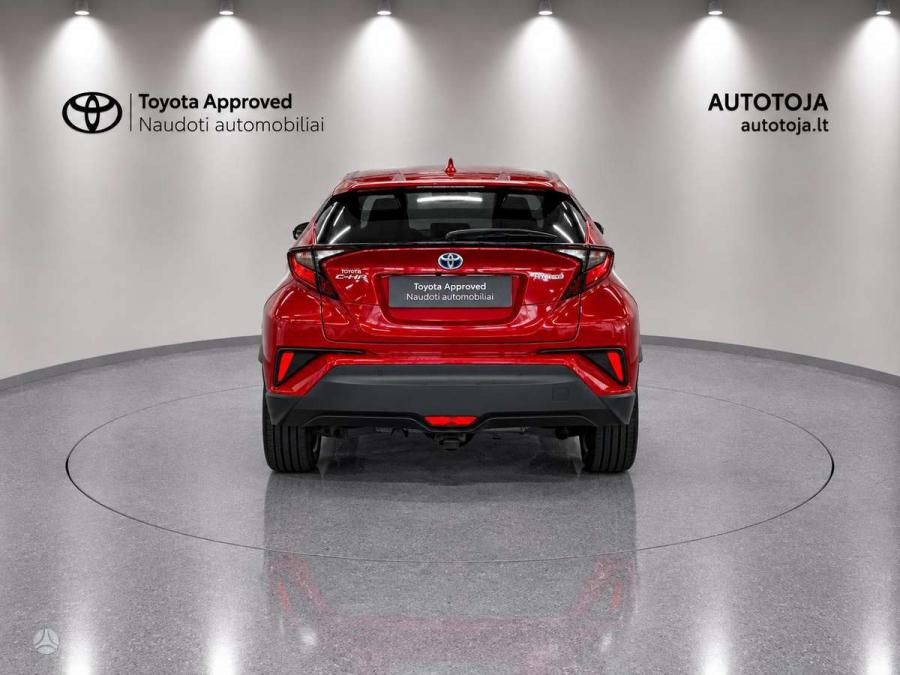 Sarkans Toyota C-HR 2022 Kauņa, ar dzinēja tilpumu 1.80 L un nobraukumu 49 tūkst. km par 23500 €, foto 5 vietnē AUTOMOTO.COM.LV