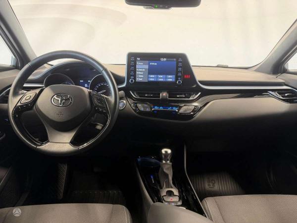Toyota C-HR 2022 Kauņa vietnē Sarkans Toyota C-HR 2022 Kauņa, ar dzinēja tilpumu 1.80 L un nobraukumu 49 tūkst. km par 23500 €, foto 9 vietnē AUTOMOTO.COM.LV