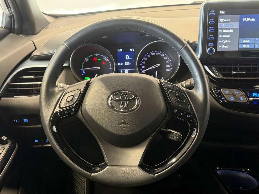 Sarkans Toyota C-HR 2022 Kauņa, ar dzinēja tilpumu 1.80 L un nobraukumu 49 tūkst. km par 23500 €, foto 13 vietnē AUTOMOTO.COM.LV