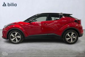 Red Toyota C-HR 2023 in Kaunas, with an engine capacity of 0.00 L and mileage of 11 thousand km for 31199 €, photo 4 on AUTOMOTO.COM.LV