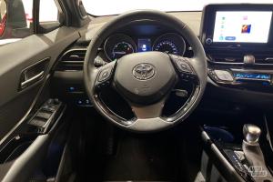 Red Toyota C-HR 2023 in Kaunas, with an engine capacity of 0.00 L and mileage of 11 thousand km for 31199 €, photo 12 on AUTOMOTO.COM.LV