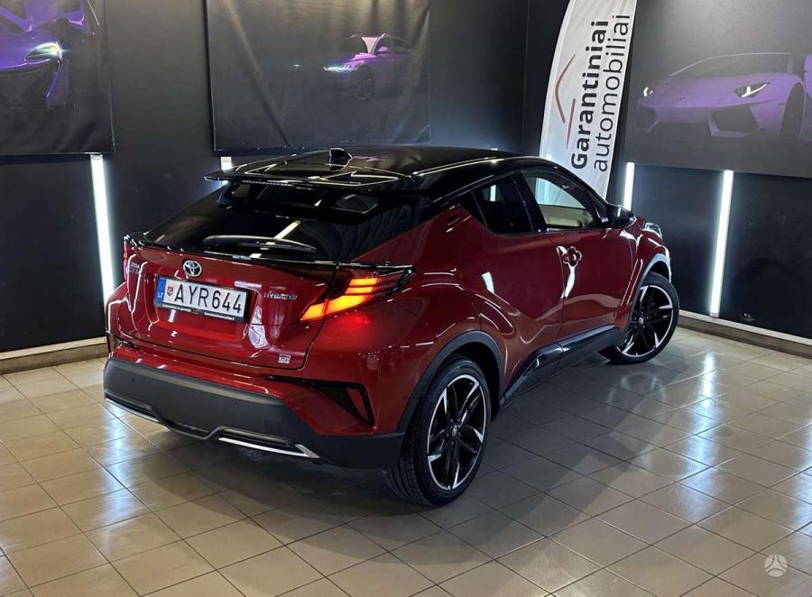 Sarkans Toyota C-HR 2023 Viļņa, ar dzinēja tilpumu 2.00 L un nobraukumu 142 tūkst. km par 23450 €, foto 3 vietnē AUTOMOTO.COM.LV