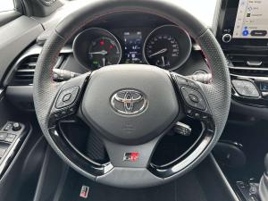 Sarkans Toyota C-HR 2023 Viļņa, ar dzinēja tilpumu 2.00 L un nobraukumu 142 tūkst. km par 23450 €, foto 7 vietnē AUTOMOTO.COM.LV