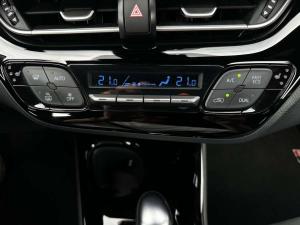 Sarkans Toyota C-HR 2023 Viļņa, ar dzinēja tilpumu 2.00 L un nobraukumu 142 tūkst. km par 23450 €, foto 22 vietnē AUTOMOTO.COM.LV