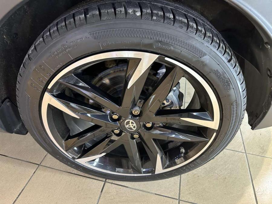 Sarkans Toyota C-HR 2023 Viļņa, ar dzinēja tilpumu 2.00 L un nobraukumu 142 tūkst. km par 23450 €, foto 31 vietnē AUTOMOTO.COM.LV
