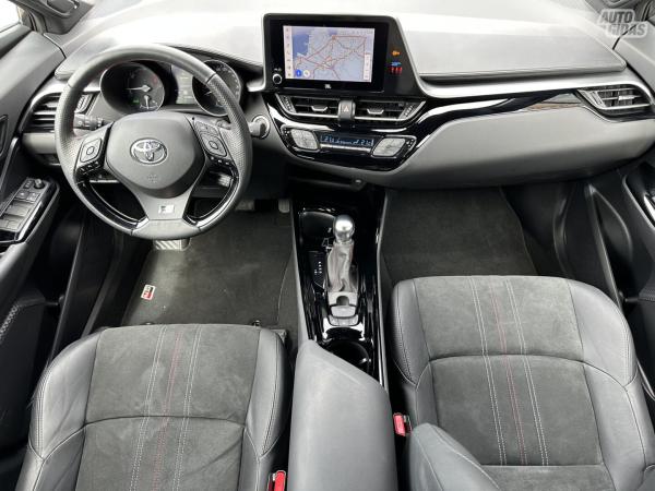 Красный Тойота C-HR 2023 в Авиженяй, объемом двигателя 2.00 л и пробегом 142 тыс. км за 23450 €, фото 3 на AUTOMOTO.COM.LV
