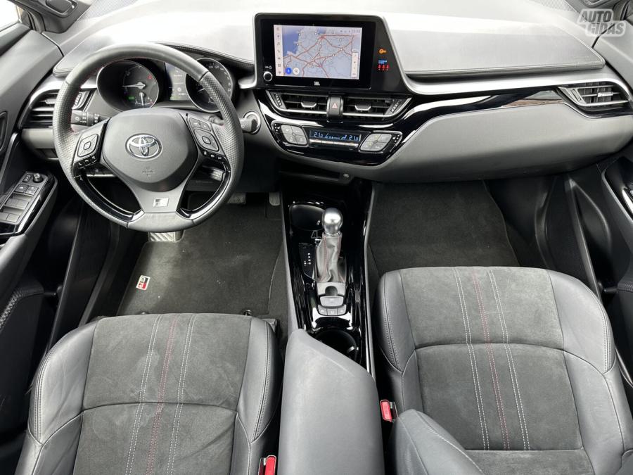Красный Тойота C-HR 2023 в Авиженяй, объемом двигателя 2.00 л и пробегом 142 тыс. км за 23450 €, фото 4 на AUTOMOTO.COM.LV