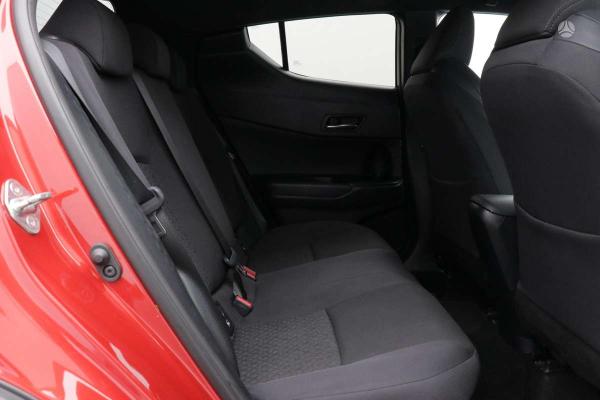 Красный Тойота C-HR 2023 в Вильнюс, объемом двигателя 1.80 л и пробегом 62 тыс. км за 26500 €, фото 10 на AUTOMOTO.COM.LV