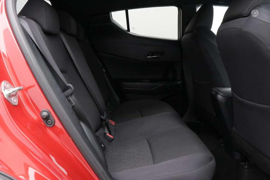 Красный Тойота C-HR 2023 в Вильнюс, объемом двигателя 1.80 л и пробегом 62 тыс. км за 26500 €, фото 11 на AUTOMOTO.COM.LV