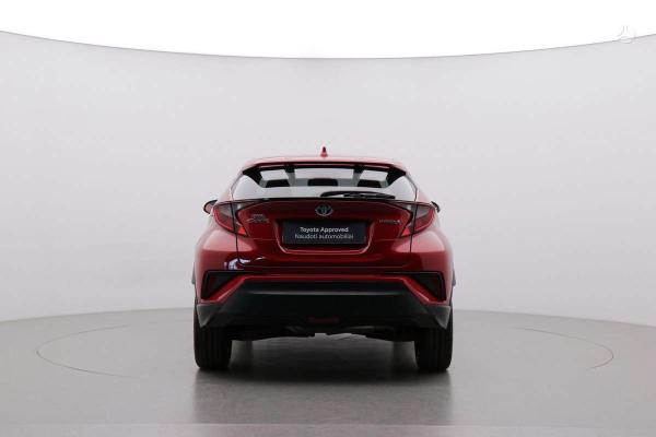 Красный Тойота C-HR 2023 в Вильнюс, объемом двигателя 1.80 л и пробегом 62 тыс. км за 26500 €, фото 6 на AUTOMOTO.COM.LV