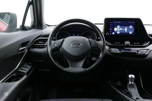 Красный Тойота C-HR 2023 в Вильнюс, объемом двигателя 1.80 л и пробегом 62 тыс. км за 26500 €, фото 9 на AUTOMOTO.COM.LV
