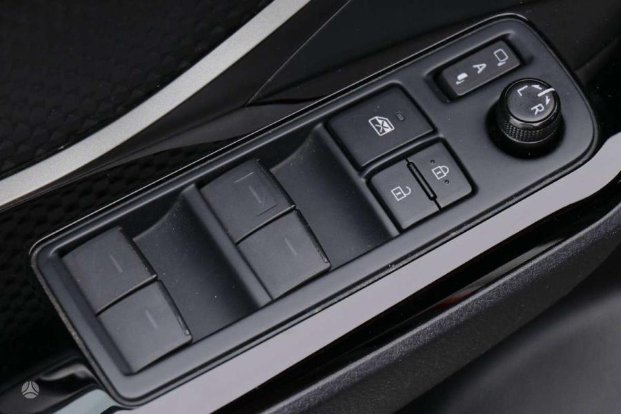 Красный Тойота C-HR 2023 в Вильнюс, объемом двигателя 1.80 л и пробегом 62 тыс. км за 26500 €, фото 26 на AUTOMOTO.COM.LV