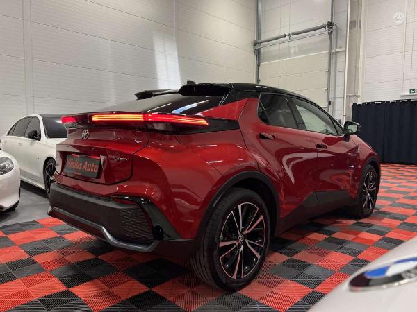 Sarkans Toyota C-HR 2024 Viļņa, ar dzinēja tilpumu 1.80 L un nobraukumu 13 tūkst. km par 32399 €, foto 4 vietnē AUTOMOTO.COM.LV