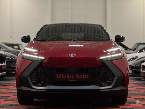 Красный Тойота C-HR 2024 в Вильнюс, объемом двигателя 1.80 л и пробегом 13 тыс. км за 31900 €, фото 2 на AUTOMOTO.COM.LV